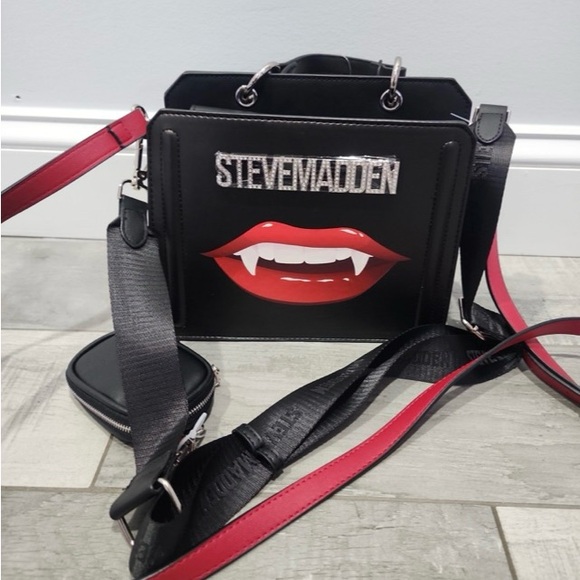 Steve Madden | Bags | Steve Madden Bevelyn Vampire Lips Satchel With ...
